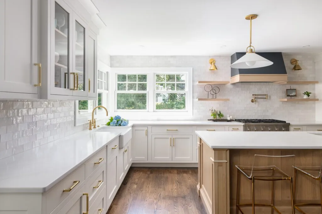 Elegant Kitchen - Master Design Cabinetry