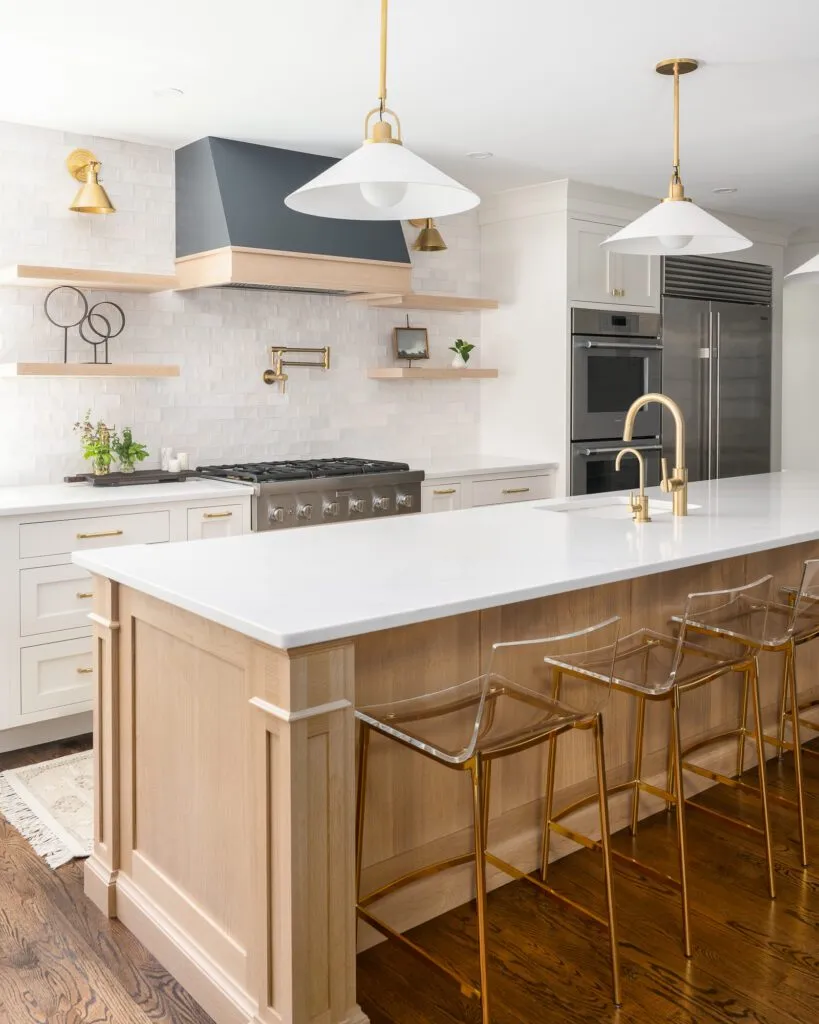 Elegant Kitchen - Master Design Cabinetry