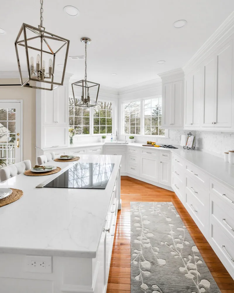 Elegant Kitchen - Master Design Cabinetry